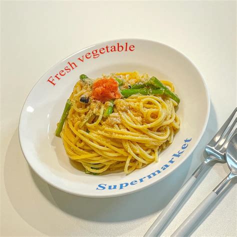 약 3주간 거의 매일 파스타를 먹었다 쌀이랑 밀가루 음식은 거의 먹지 않았고 오로지 듀럼밀 100로 된 파스타 위주의 식사를 했는데 놀랍게도 체중이 줄었다 듀럼