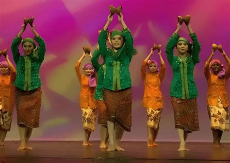 Tentang Tari Tempurung Ambisius Wiki