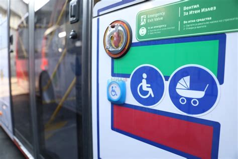 Правописни грешки на налепниците на новите автобуси ќе се заменат пред да бидат пуштени во