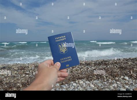 Ukrainischer Internationaler Pass Fotos Und Bildmaterial In Hoher
