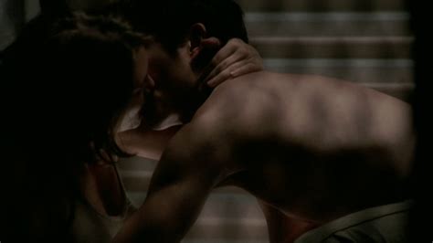 AusCAPS Steven Yeun Shirtless In The Walking Dead Arrow On The Doorpost