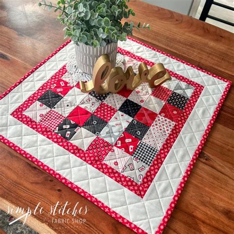 Xoxo Seasonal Topper Quilt Kit Quilt Kit Quilted Table Toppers