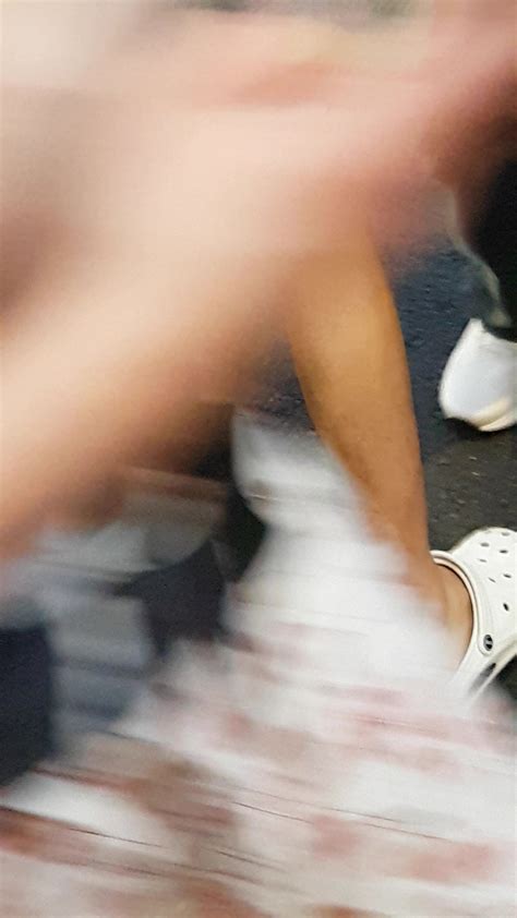 Cute Str8 Guy With Sexy Long Legs