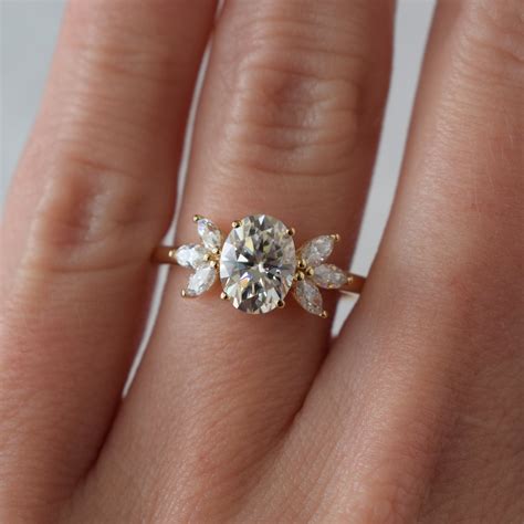 9kt gold oval flutter ring collective and co