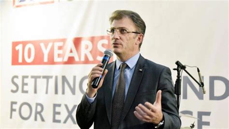 ერთადერთ გამოსავლად მიმაჩნია რომ Eu მა დაჩქარებული წესით მოგვანიჭოს კანდიდატის სტატუსი