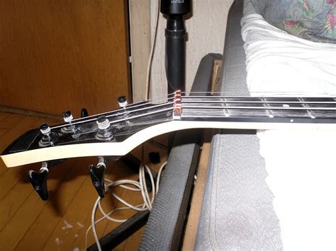 Eastwood The Sandman 2 String Bass Page 4