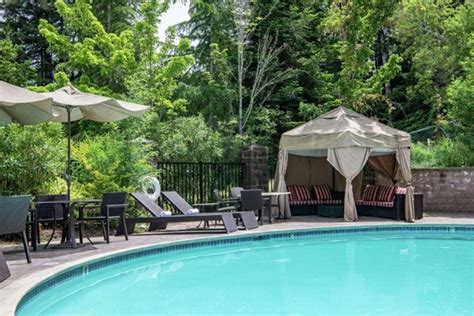Hilton Santa Cruz Scotts Valley Pool And Spa Day Pass Santa Cruz