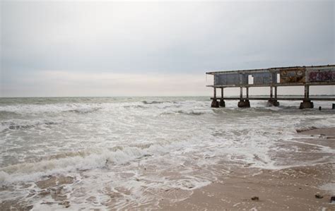 В Криму водою змило окопи окупантів