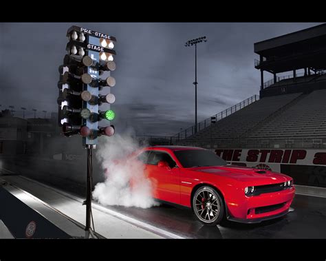 Dodge Challenger Srt 392 Hemi And Srt Hellcat 2015