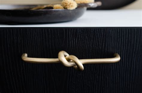 Cabinet Pull Knot 136 Brushed Brass Bb
