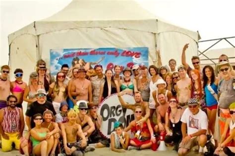Burning Man Orgy Dome Revelers Can Skip The Line If They Bring Extra Bed Sheets As Festival