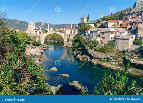 Bosnia Herzegovina Puente En Mostar Imagen De Archivo Imagen De