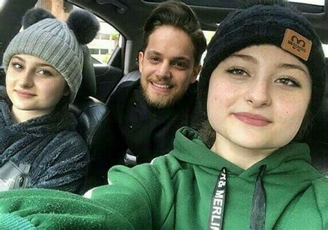 ازدواج سارا و نیکا، دو قلوهای نقی معمولی سریال پایتخت