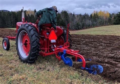 Who Else Like To Moldboard Plow Page 2 General Chat Red Power