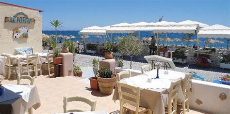 Almira Restaurant Top Places To Eat At Santorini Yourgreekisland