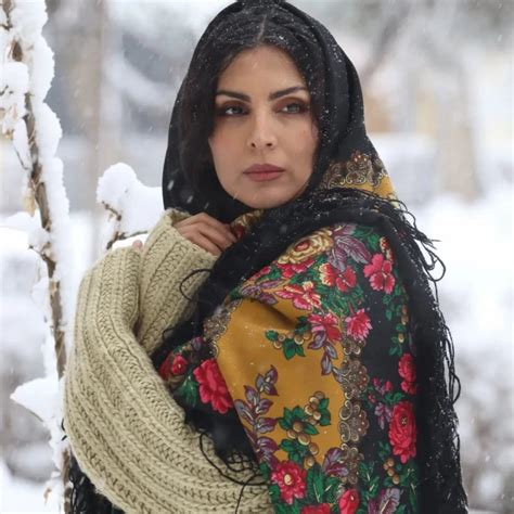 تصاویر بیوگرافی و عکس های شخصی آرزو تاج نیا بازیگر نقش مینا در سریال