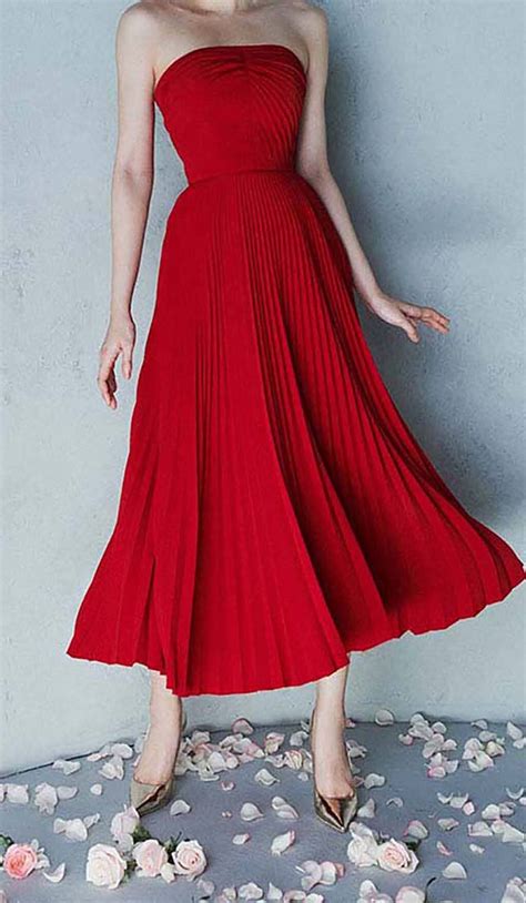 Pleated Strapless Midi Dress In Wine Red Aesvs