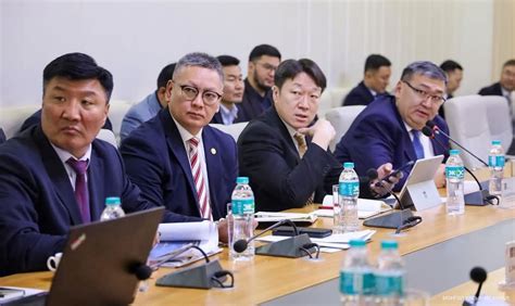 Аж үйлдвэржилтийн бодлогын байнгын хорооны гишүүд яаманд ажиллаж үйлдвэрлэл технологийн