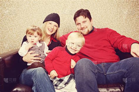 年轻的美国家庭幸福