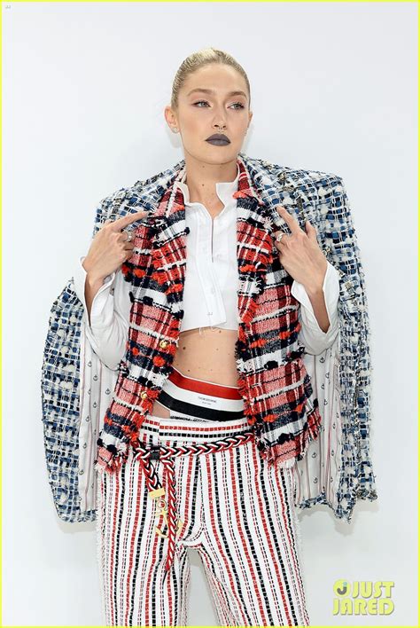 Gigi Hadid Rocks Grey Lipstick And 5 Different Patterns At Cfda Awards