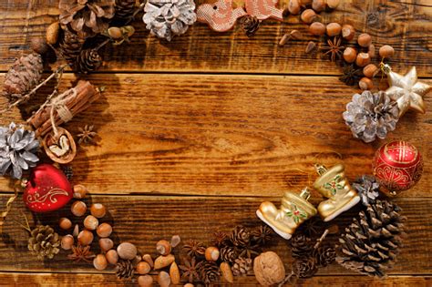 복사 공간이있는 크리스마스 프레임입니다 플랫 레이 장난감 콘과 새해 장식 축제 분위기의 개념 0명에 대한 스톡 사진 및 기타 이미지 Istock