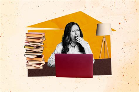 트렌드 삽화 합성물 3d 사진 콜라주 디자인 직업 사업 말뚝 책 늙은 여자 교사 전자 학습 하품 작업 노트북 원격 65 69세에 대한 스톡 사진 및 기타 이미지 Istock