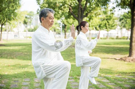 老年人太极锻炼高清图片下载 正版图片500993598 摄图网