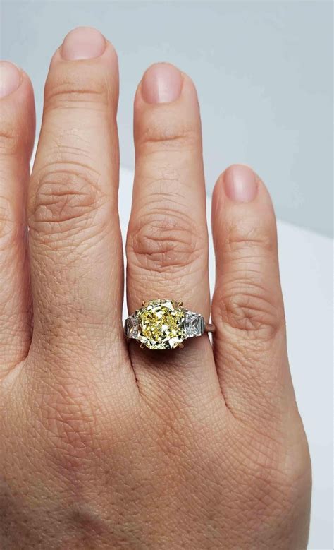 Scarselli Platinum Ring 4 Carat Yellow Radiant Diamond Vvs2 Gia