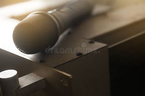 Digital Wireless Microphone On An Analog Amplifier Stock Illustration