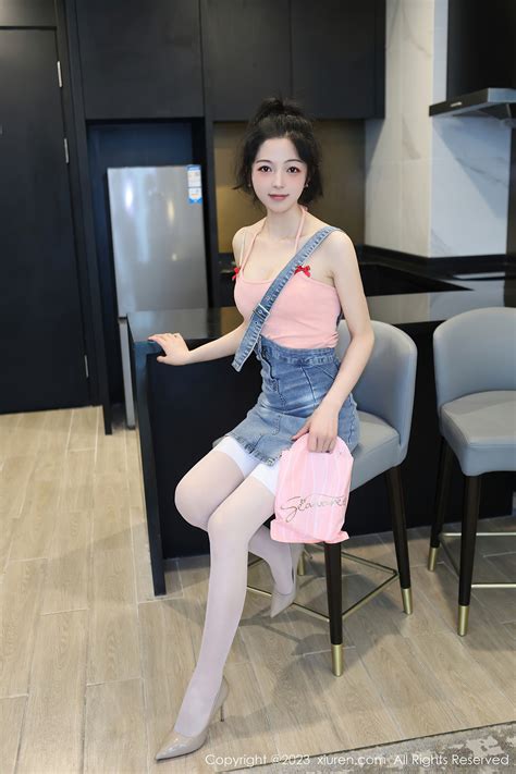 XiuRen Hideto No 6816 Сисси Кими с красивыми ногами в чулках V2PH