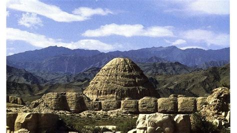西夏，是我国西北的党项族，在十一世纪初建立的政权银川市宁夏 西夏王陵宁夏回族自治区王朝新浪新闻