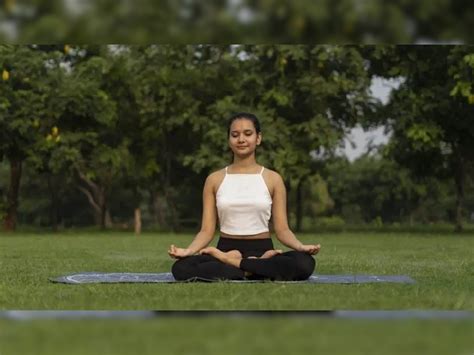 Padmasana Benefits Remove Problem Of Insomnia Know Right Way To Do Nsmp