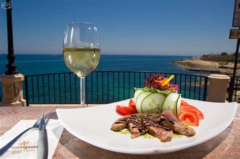 Compass Lounge Bar Restaurant