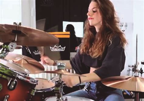 Raja Meissner La Sexy Baterista Que Ha Enamorado A Miles