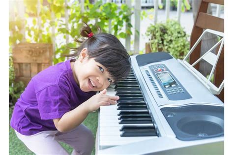 Casio SA-77 44 Key Mini Personal Keyboard Review - Sound Songwriting