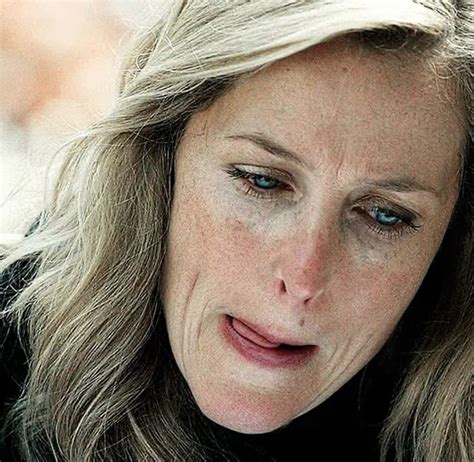 Pin By Julia Barker On The Fall Gillian Anderson Gillian Anderson David Duchovny Gillian