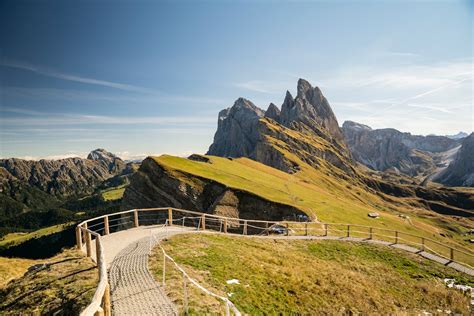 경치 고요한 고원 관광 관광지 그림 같은 낮 농촌의 높이 돌로미테 모험 목조 울타리 바위로 된 바위