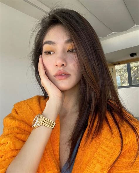 Pin by moonie on d e s i r e d . i n s t a in 2024 | Amazing dp, Beautiful asian girls, Hair color