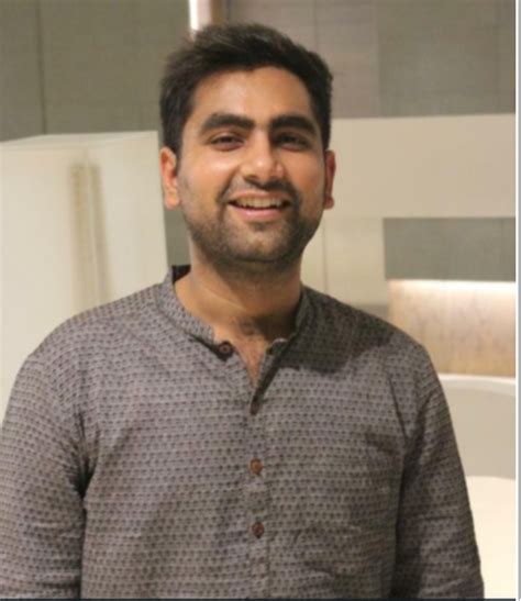 about vikas kumar medium