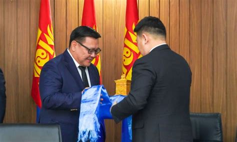 Vip76 Mn Б Баярбаатар МАН ын Хяналтын Ерөнхий Хорооны даргаар улиран сонгогдов