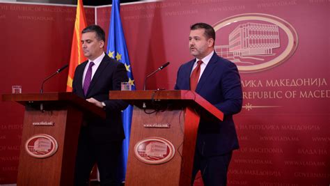 Прес конференција на портпаролите на Владата на Република Македонија Миле Бошњаковски и Муамет