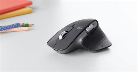 Logitechs Bolt Usb Dongle Bolsters Encryption For Its New Wireless Mice And Keyboards The Verge