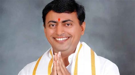 పట్టభద్రుల బీఆర్‌ఎస్‌ ఎమ్మెల్సీ అభ్యర్థిగా రాకేశ్‌రెడ్డి Namasthe Telangana