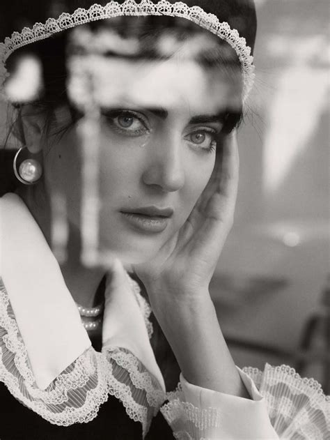 هلیا امامی با چهره‌ای متفاوت؛ انتشار پرتره‌های جدید خانم بازیگر عکس