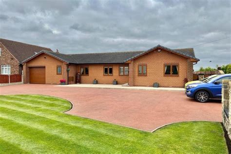Barnsley South Yorkshire Bungalows For Sale Buy Houses In Barnsley
