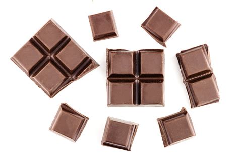 초콜릿 조각 조각 쓴 다크 초콜릿 바 흰색 배경에 고립의 톱 보기 0명에 대한 스톡 사진 및 기타 이미지 0명 갈색 개체 그룹 Istock