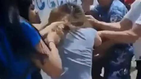 Bullying Y Acoso Entre Alumnas Rionegrinas Piñas De Sus Madres Qué