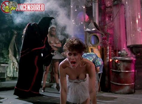 Robyn Kelly Nue Dans Flesh Gordon Meets The Cosmic Cheerleaders