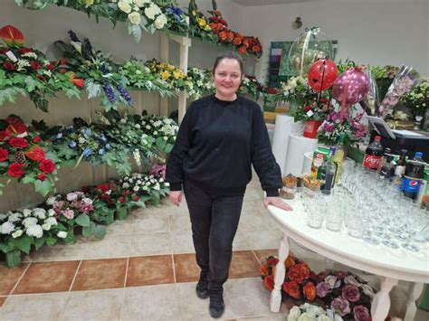 Doska Novootvorena Cvjećarnica U Centru Križevaca Ili Cvjetna Priča Andriane Doskočil