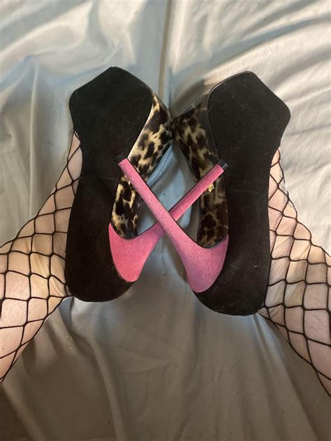 Pink And Black Makes Me Feel Some Sort Of Way 💕🖤 Rheels